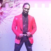 Lance Logie Charlemagne – Medium