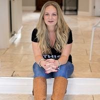 Anna Davidson – Medium