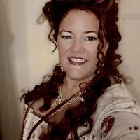 Jennifer Lantz Herstek – Medium