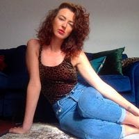 Laura Lorris – Medium