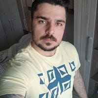 Junior Medina – Medium