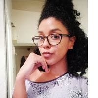 Thais Santana De Souza – Medium