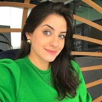 Amanda Camargo – Medium