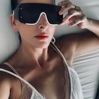 Romi Gold – Medium