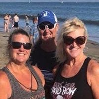 Vicki Montgomery – Medium