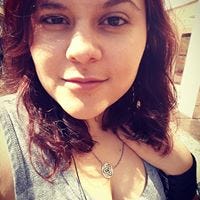 Evelin Vitor – Medium