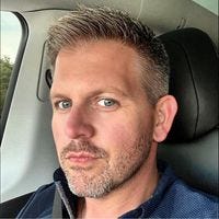 Tom Smith – Medium