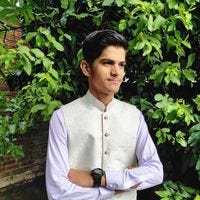 Najam Ul Hassan – Medium