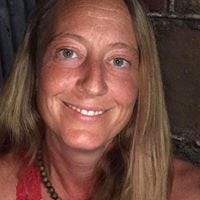 Ally Barr – Medium