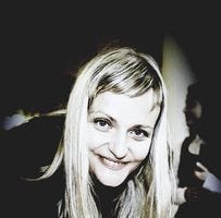 Ines Hrdalo – Medium