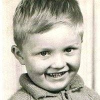 Malcolm Frater – Medium