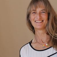 Lucy Sanders – Medium