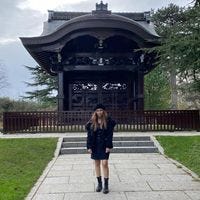 Alice Castillo – Medium