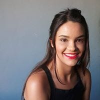 Thais Ferreira – Medium
