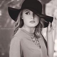 Hannah Corbin – Medium