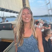 Amber Hawkins – Medium