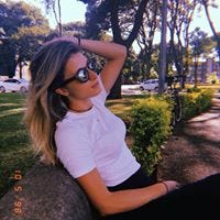 Ana Laura Custodio – Medium