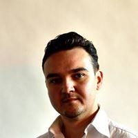 Lukasz Radosz – Medium