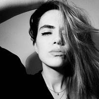 Iulia Tanase – Medium