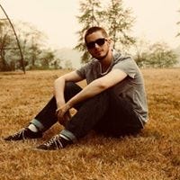 Tanner Thompson – Medium