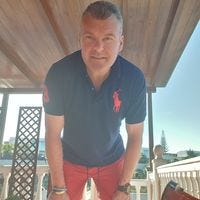 David Woodhead – Medium