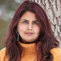 Shumaila Hemani – Medium