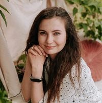 Roksolana Antkova – Medium
