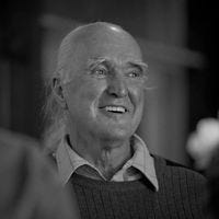 Ian Mclaughlin – Medium