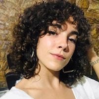 Marcella Santos – Medium