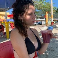 Camily Estefhany – Medium