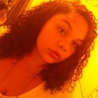 Lorrane Almeida – Medium