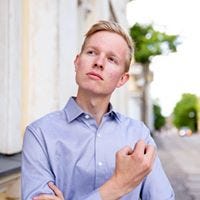 Toni Pakarinen – Medium