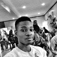 Dámilólà Adèwalé – Medium