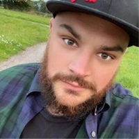 Clark Warren – Medium