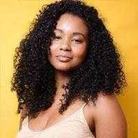 Caroline Nunes – Medium