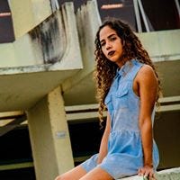 Emilyn Monteiro – Medium