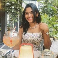 Lareesha Sai – Medium