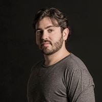 Lucas Ray – Medium