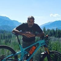 Usman Valiante – Medium