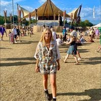 Beth Smiles – Medium