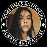 Thais Rocha – Medium