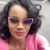 Yvette Holdbrook – Medium