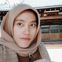 Shabrina Alyani – Medium