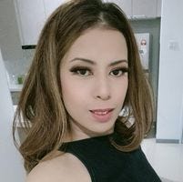 Amilia Murad – Medium