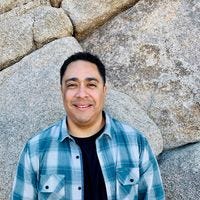 Mike Avila – Medium