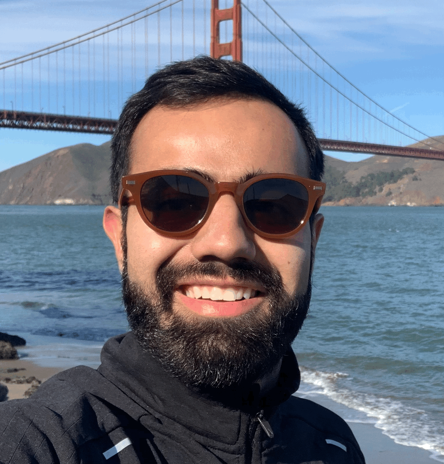Vitor Rocha – Medium