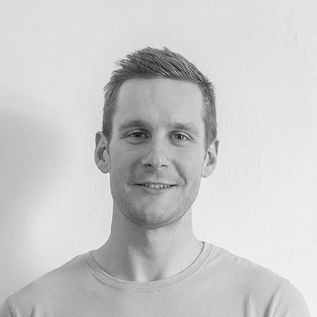 Alec Holmes – Medium