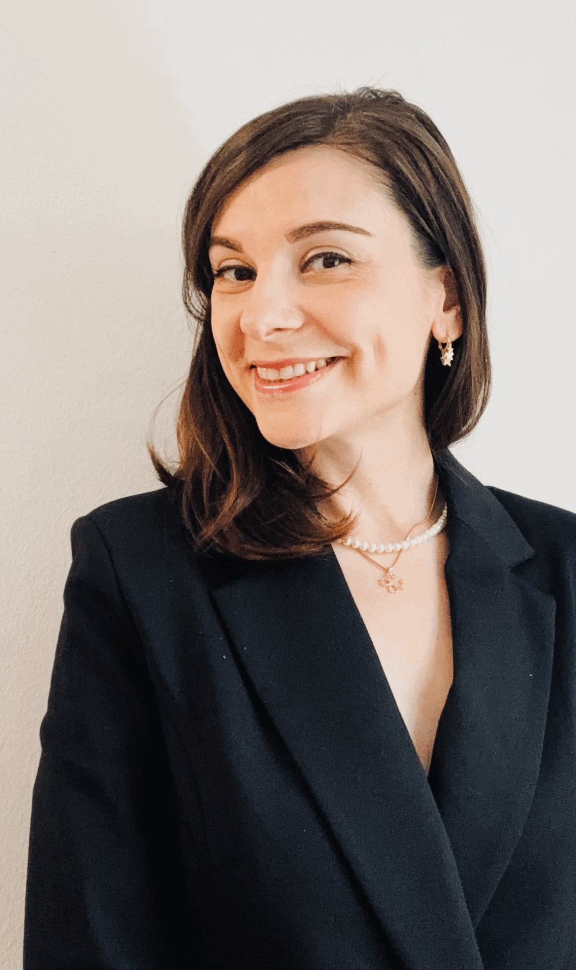Stela Comanescu – Medium