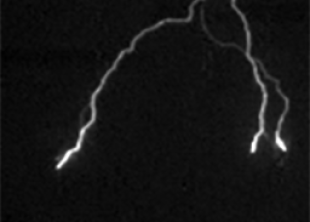 Physicists filmed the collision of a positive lightning leader with a ...