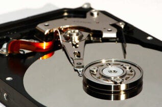 4 SYMTOMS YOUR HARD DRIVE IS FAILING. | by pcprompt data recovery | Medium